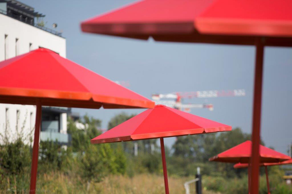 Urbane parasols FOUR SEASONS© op de oevers van de Dêule | PANACHE ...